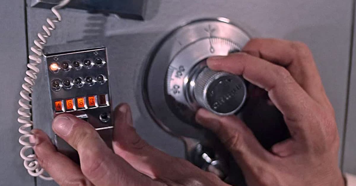 Here's Daniel Craig's Favourite James Bond Gadget! - Celebrity Gossips ...